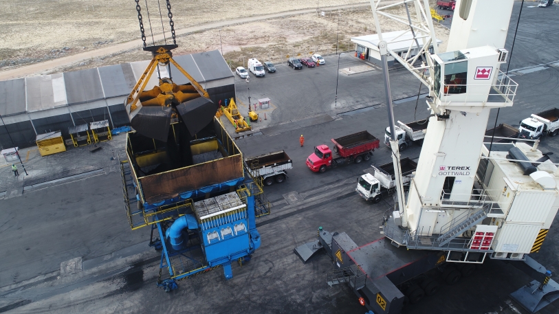 Porto do Açu recebe primeiro Panamax Folha1 - Na Foz