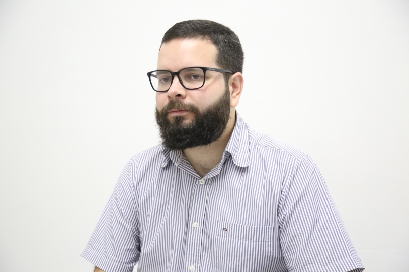 Rafael Crespo estreia coluna na Folha Folha1 - Geral