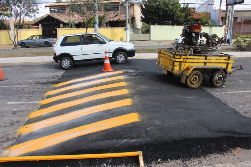 Quebra-molas recebe sinalização Folha1 - Geral