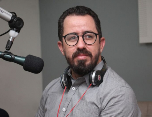 Sociólogo Roberto Dutra abre a semana do Folha no Ar Folha1 ...