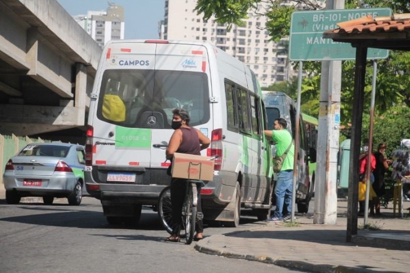 Embarque e desembarque de passageiros de vans para Goitacazes será na ...