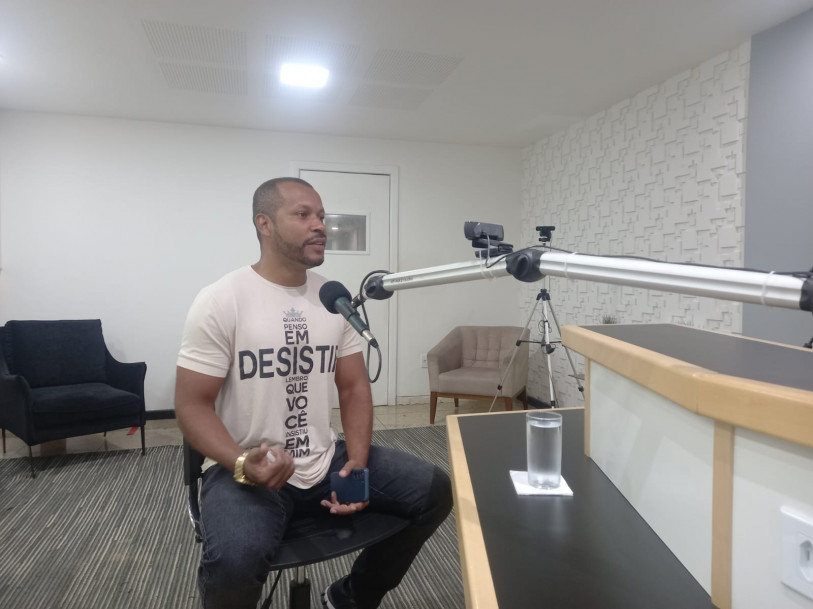 Leon Gomes é o entrevistado do Folha no Ar desta sexta Folha1 - Política