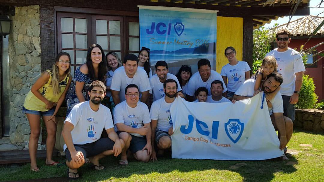 Presidente Da JCI Fernando Antonio Loureiro Abrindo a Boca Para Marco Barcelos Folha1 ...